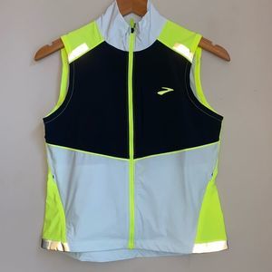 Brooks | Jackets & Coats | Brooks Women Carbonite Reflective Running ...